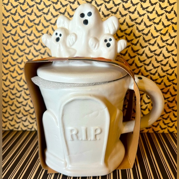 Holiday | Halloween White Rip Tombstones Mug With 3 White Ghosts Lid ...